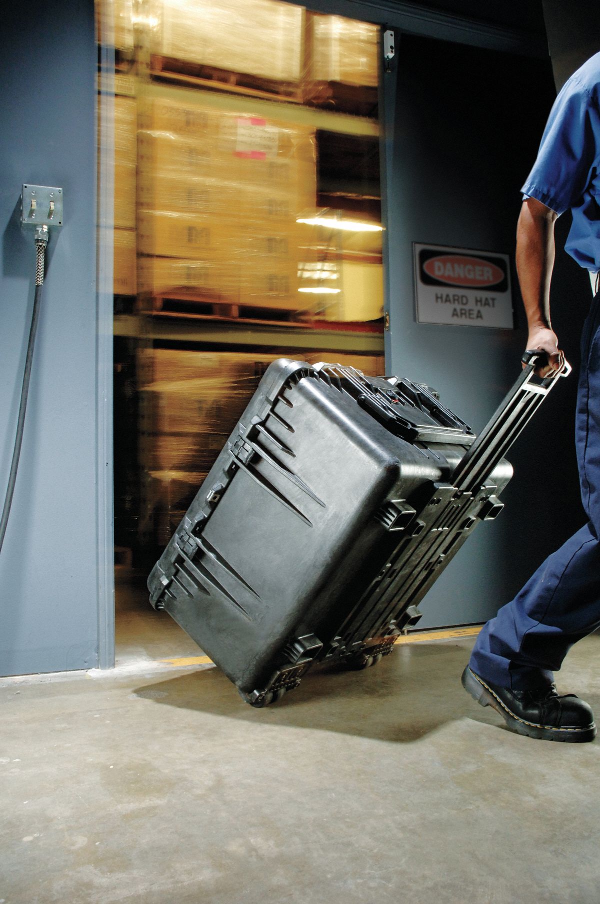 PELICAN, 24 in x 23 3/4 in Inside, Convoluted/Pick and Pluck/Solid ...