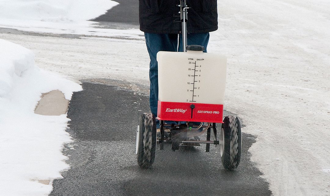 EARTHWAY Push Sprayer, Liquid Materials - 9TUW0|S25 - Grainger