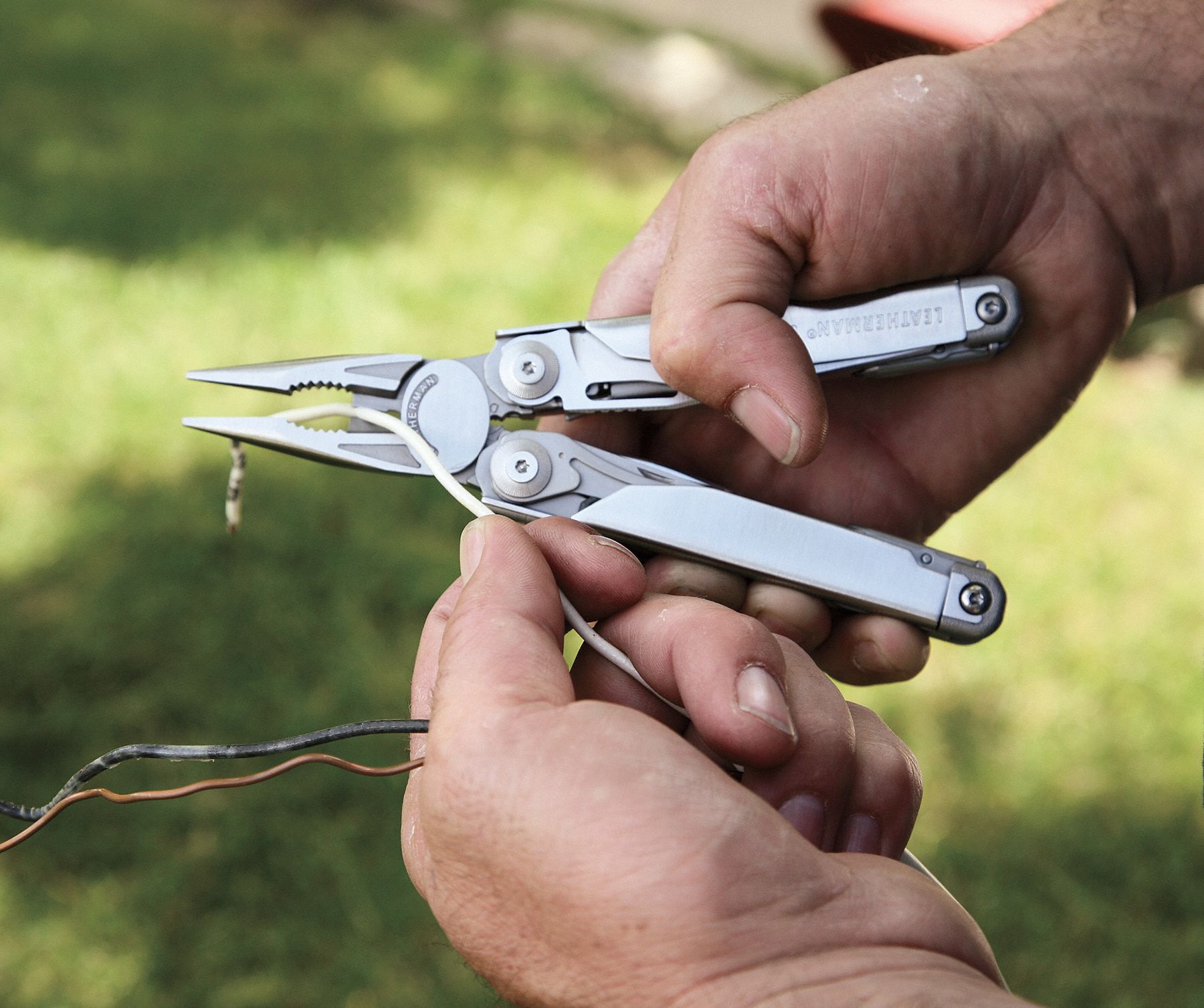 LEATHERMAN Multi-Tool: Multi-Tool Plier, 21 Tools, 21 Functions, 4 1/2 ...
