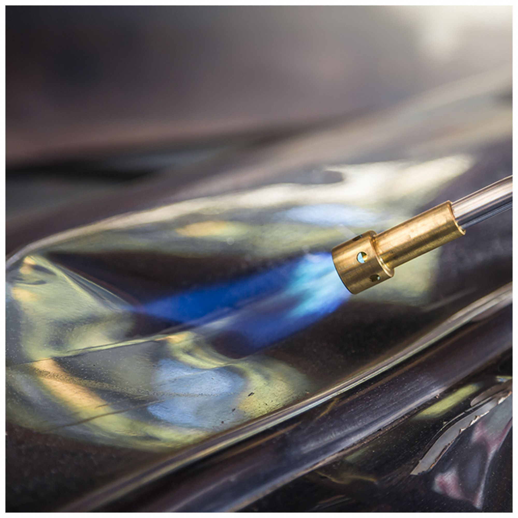 BERNZOMATIC Hand Torch: Wide Brush Flame, Instant On-Off, Preset Flame ...