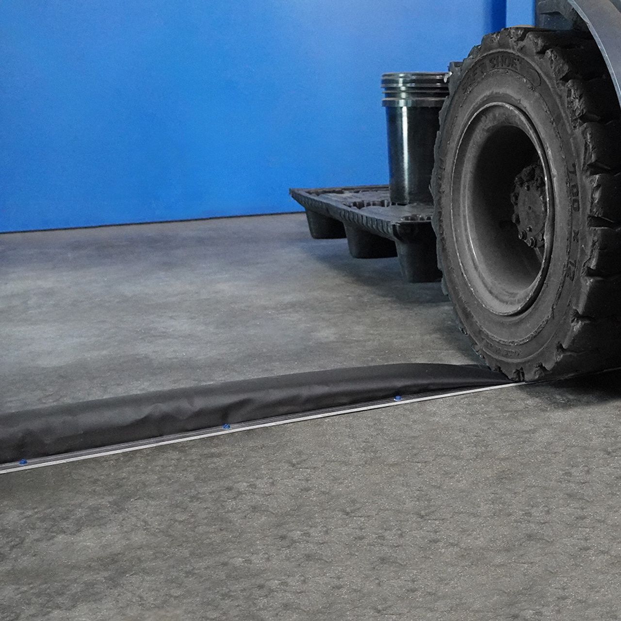 Spill Berm Containment Wall - 913MH1|48-212-BK-DBKIT - Grainger